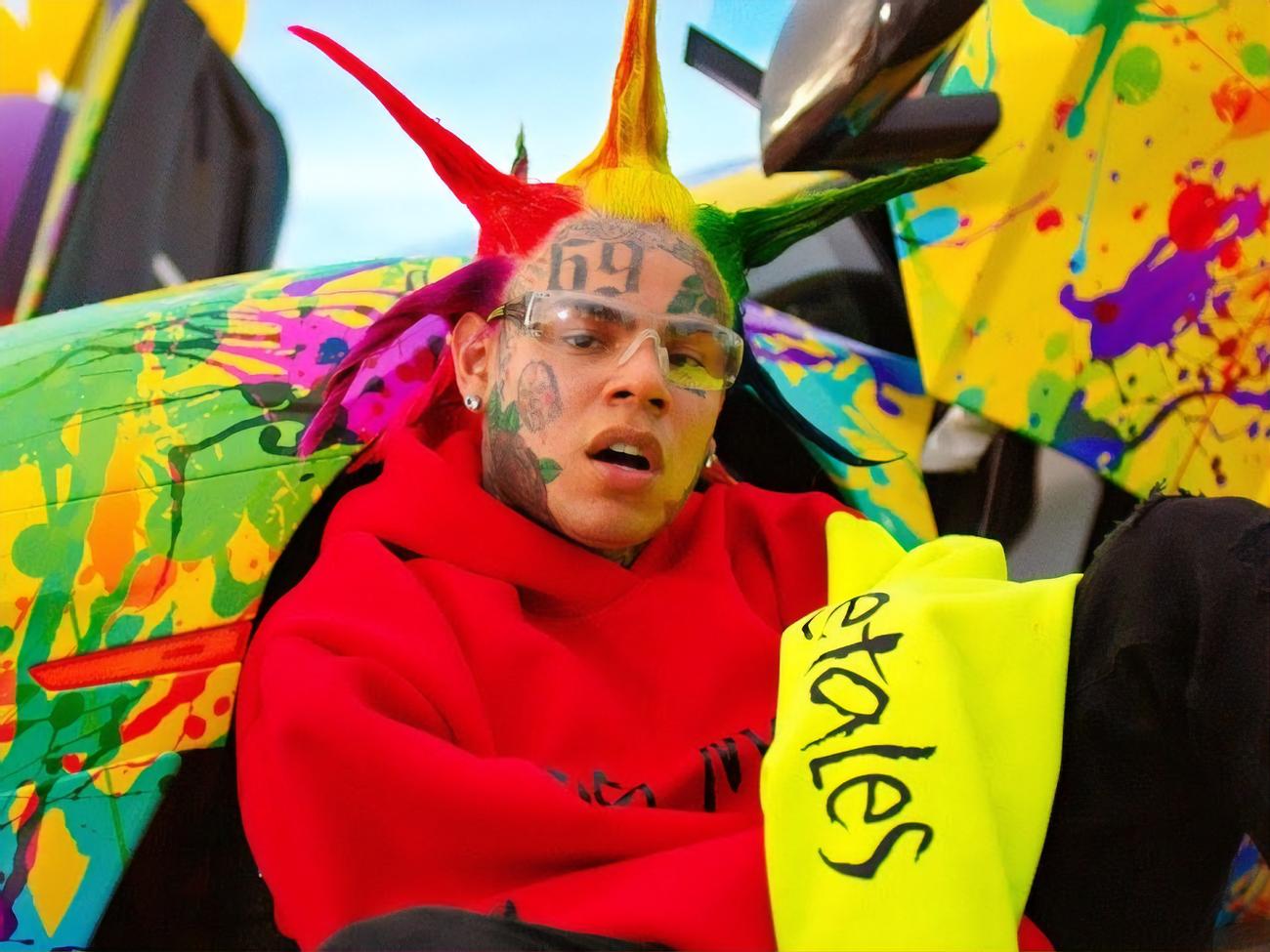 Tutu. Tekashi 6ix9ine в новом клипе станцевал с полуголыми моделями ...