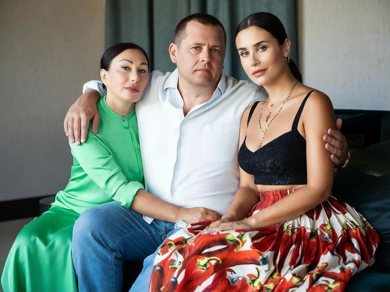 Дочь Филатова вышла в свет в платье на тонких бретельках. Жена мэра Днепра прокомментировала