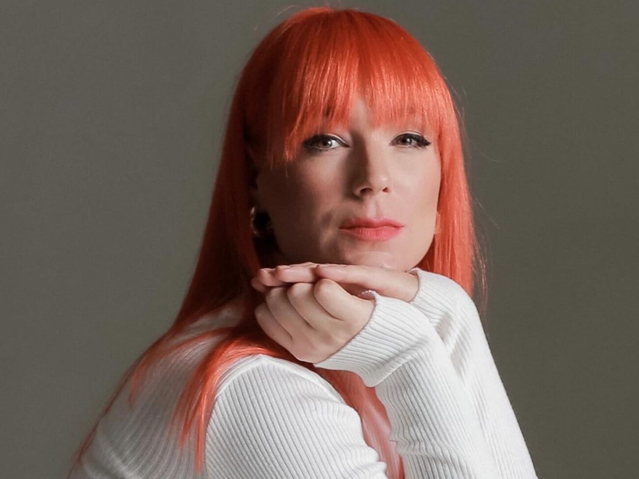 Tarabarova показала снимки из новой фотосессии. Артистка снялась в мини-юбке