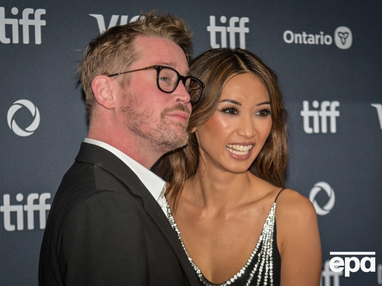 Звезда "Один дома" Калкин снялся для Cosmopolitan в семейной фотосессии ...