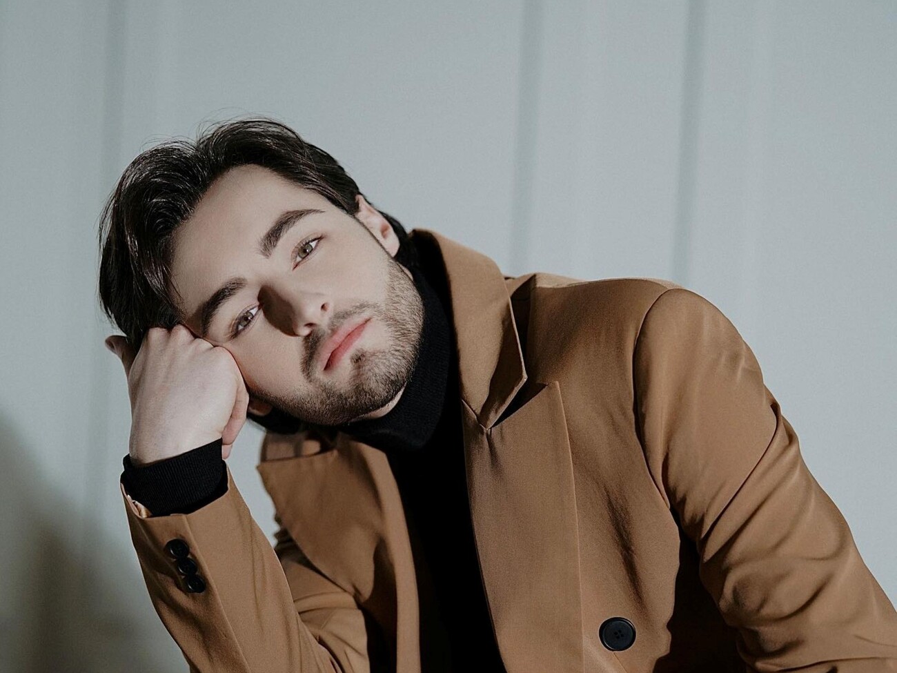 Khayat: Вдома в мене нестерпно холодно. Я гріюсь в обіймах самого себе ...