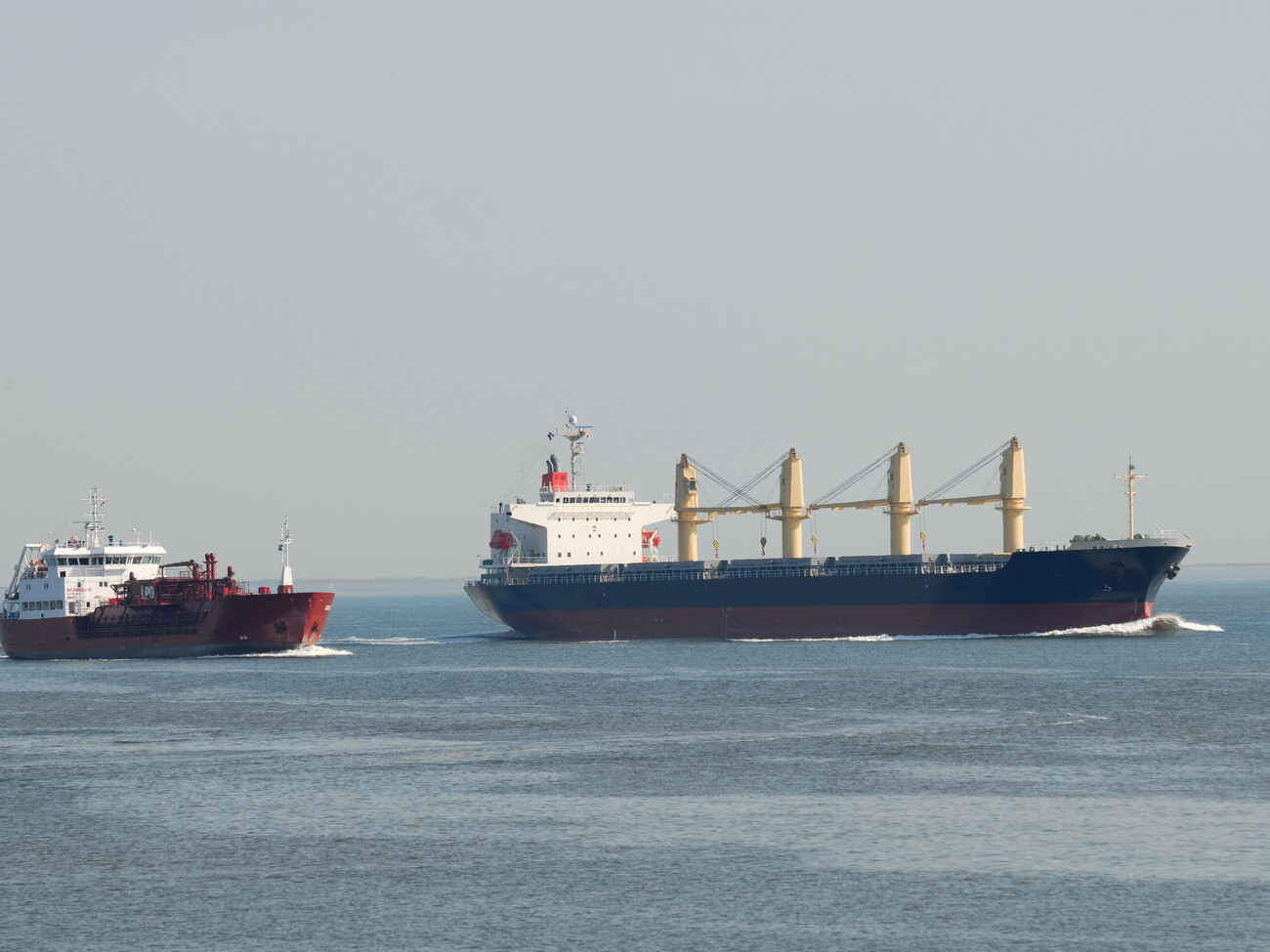 ГУР разоблачил сеть "теневого флота" РФ, Ирана и Венесуэлы. В списке ...